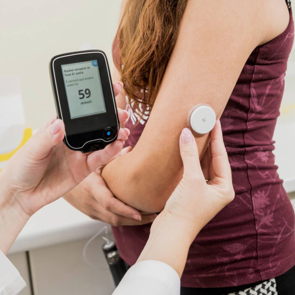 Advances in Continuous Glucose Monitoring for Optimizing Diabetes ...